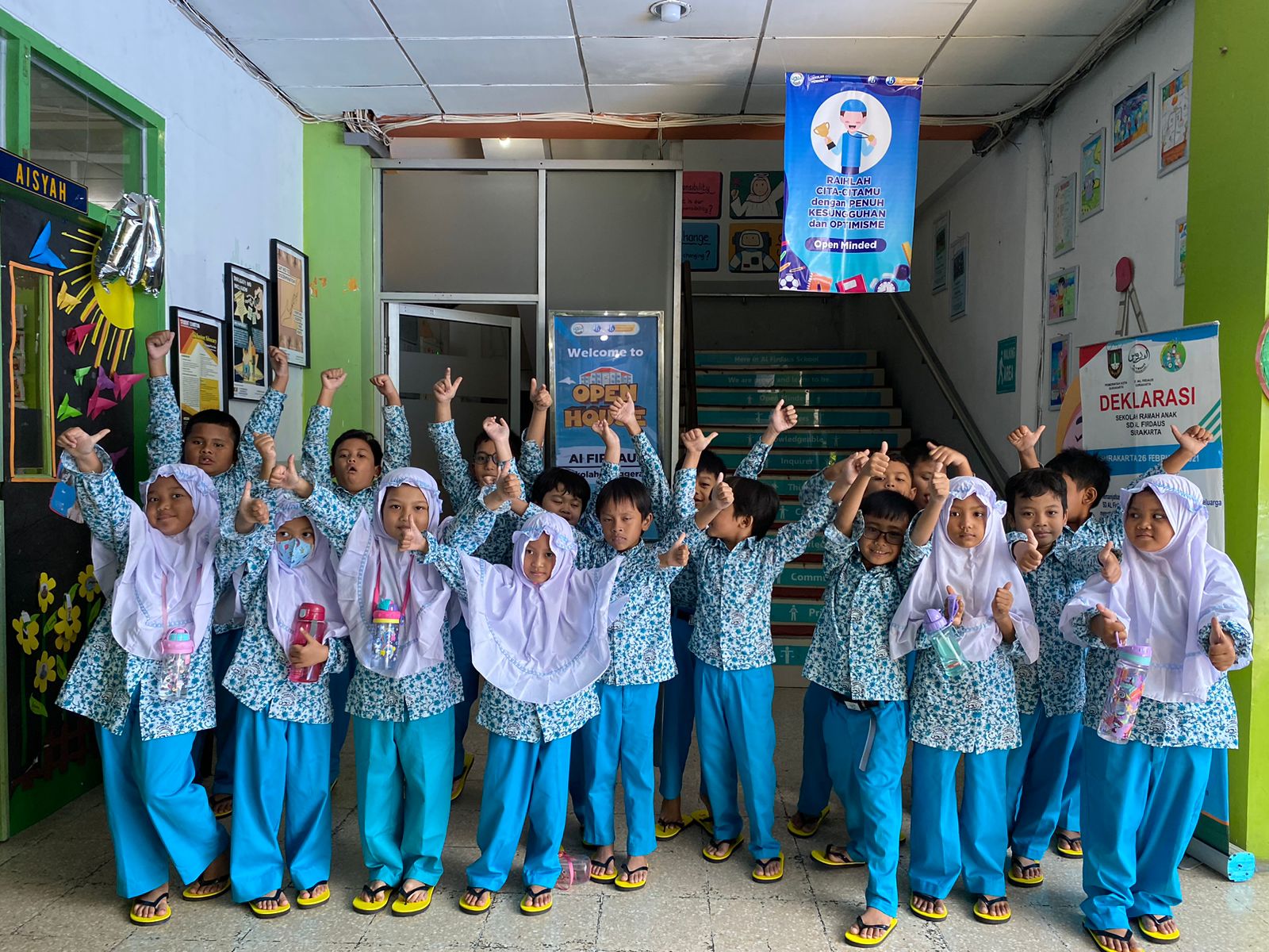 Pentingnya Custom Sandal Nama Murid untuk Siswa SDIT dalam Meningkatkan ...
